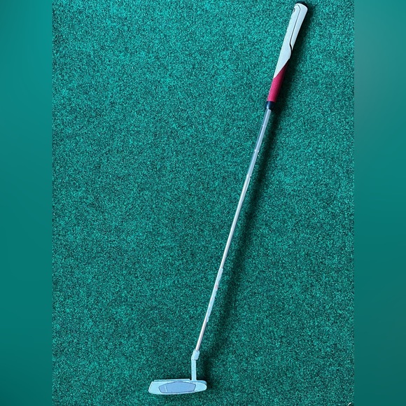 TaylorMade | Other | Taylormade White Smoke In2 Right Handed Blade ...